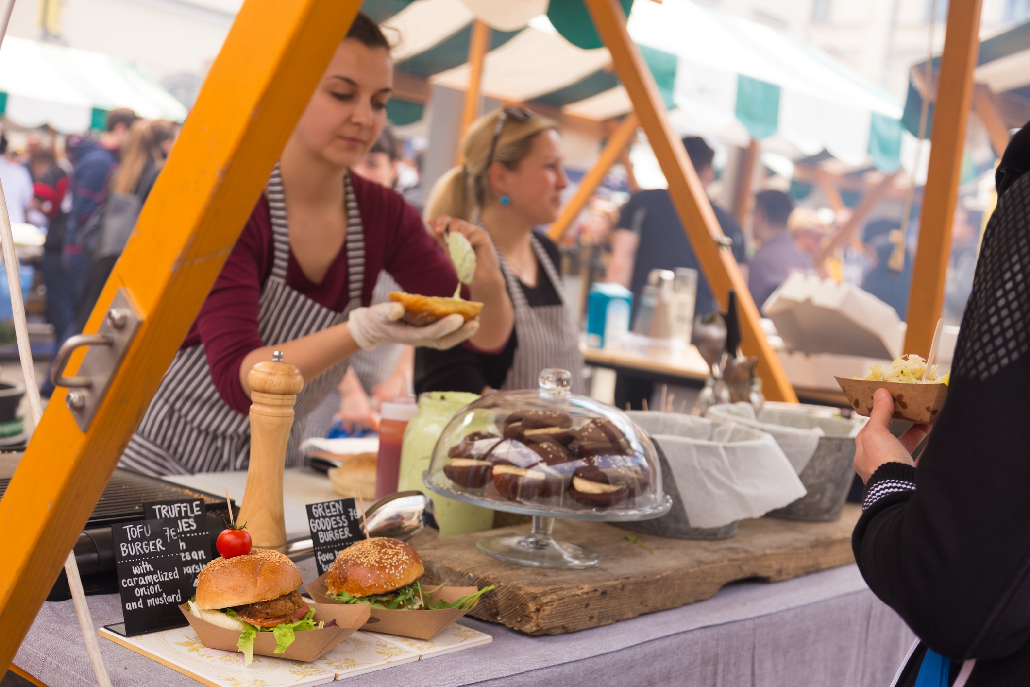How to Improve Customer Service at a Concession Stand